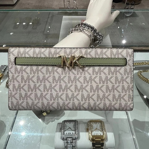 Michael Kors | Bags | Michael Kors Reed Womens Large Snap Leather ...